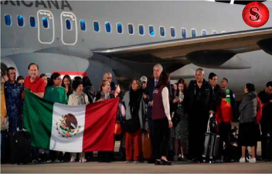 Llega primer avión desde Israel con 135 mexicanos al Aeropuerto Internacional Felipe Ángeles ...